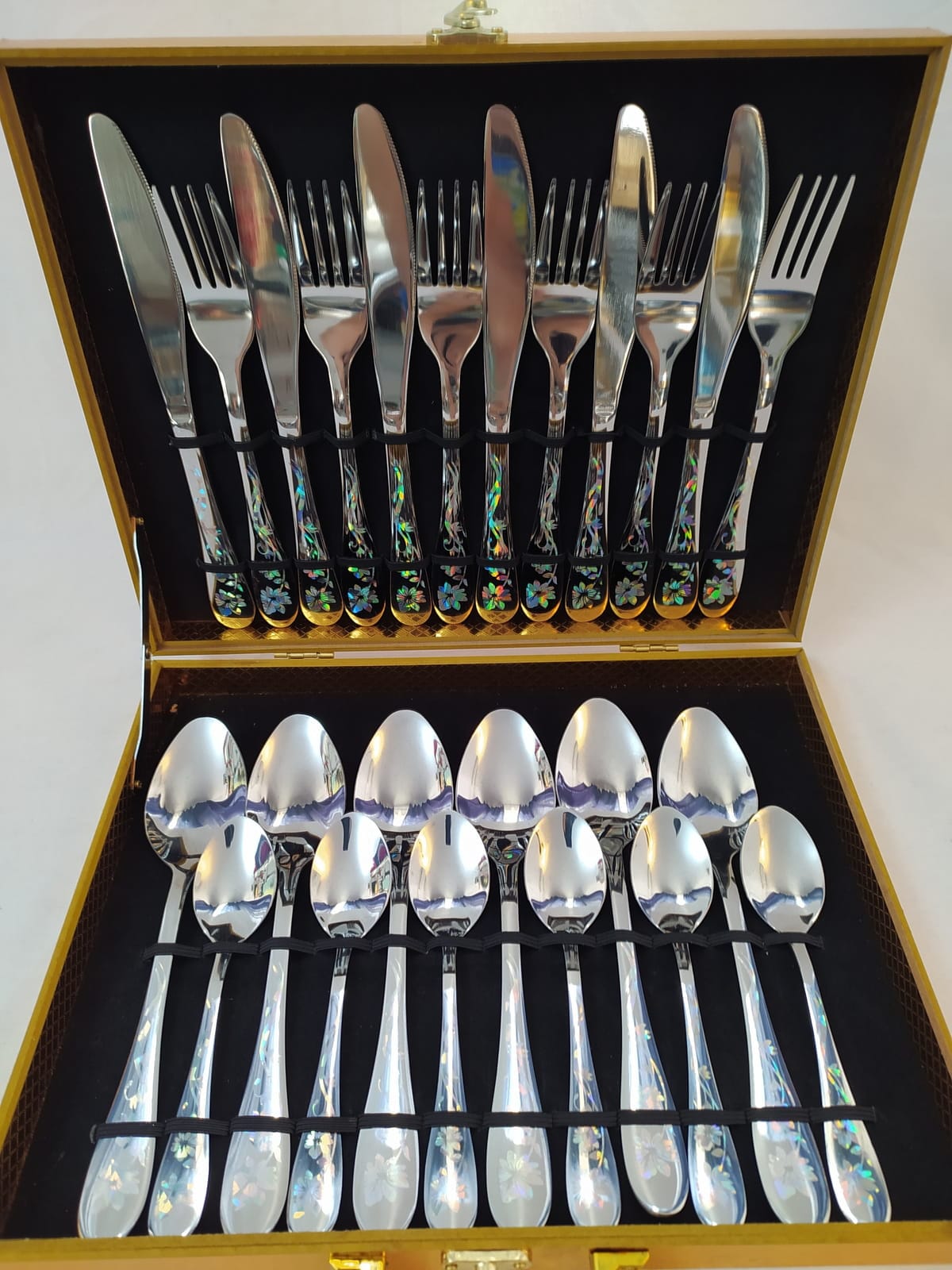 Set tacâm 24 piese model floare - Buget Mic